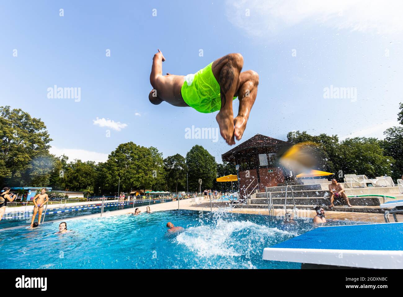 15 August 2021, Baden-Wuerttemberg, Breisach am Rhein: A man does a ...