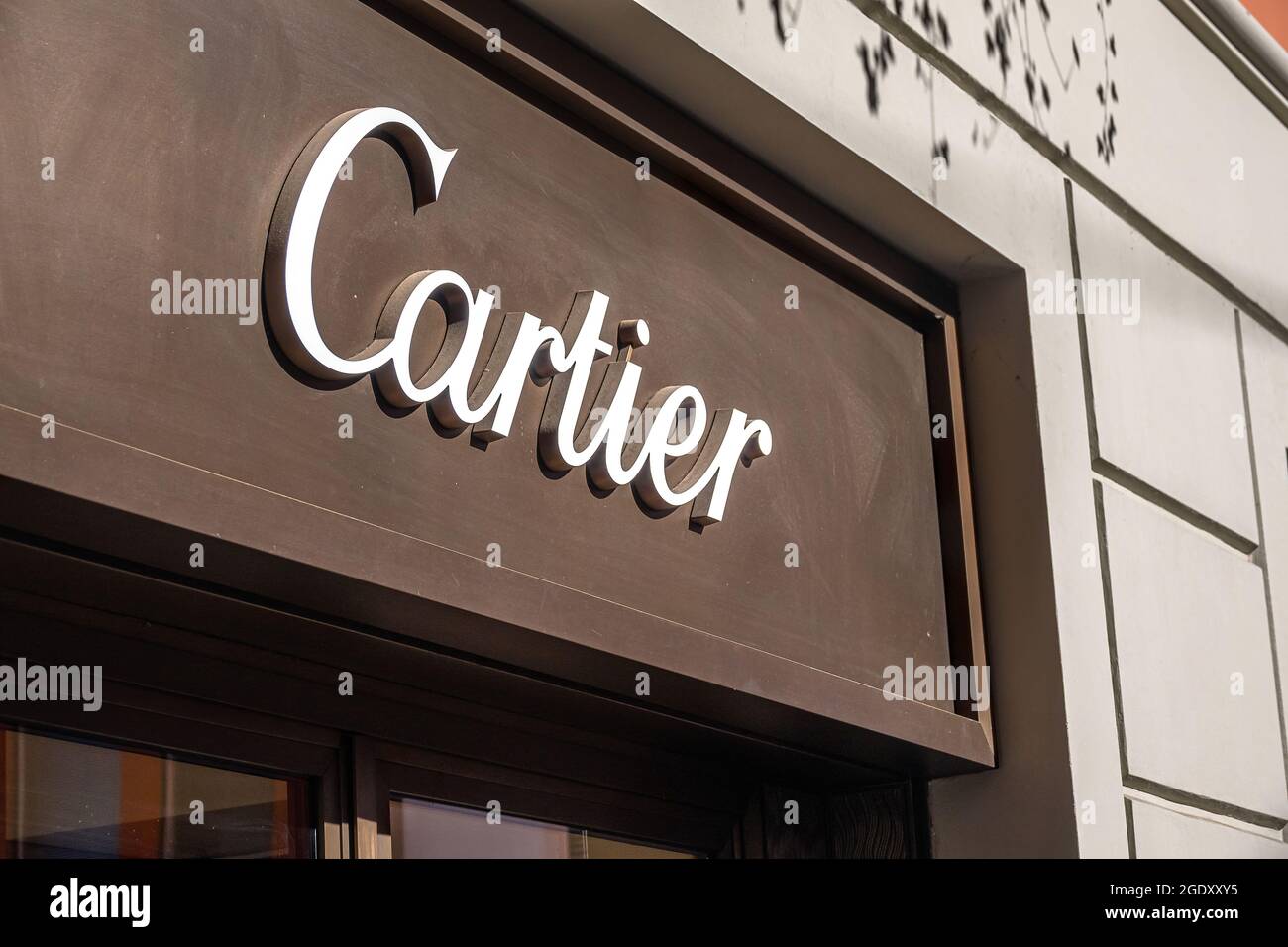 Cartier logo hi-res stock photography and images - Alamy