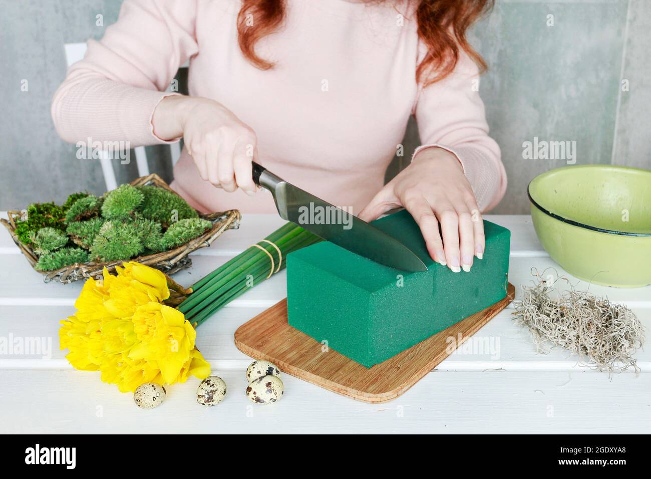 Florist at work: How to make Easter table decoration with daffodils and ...