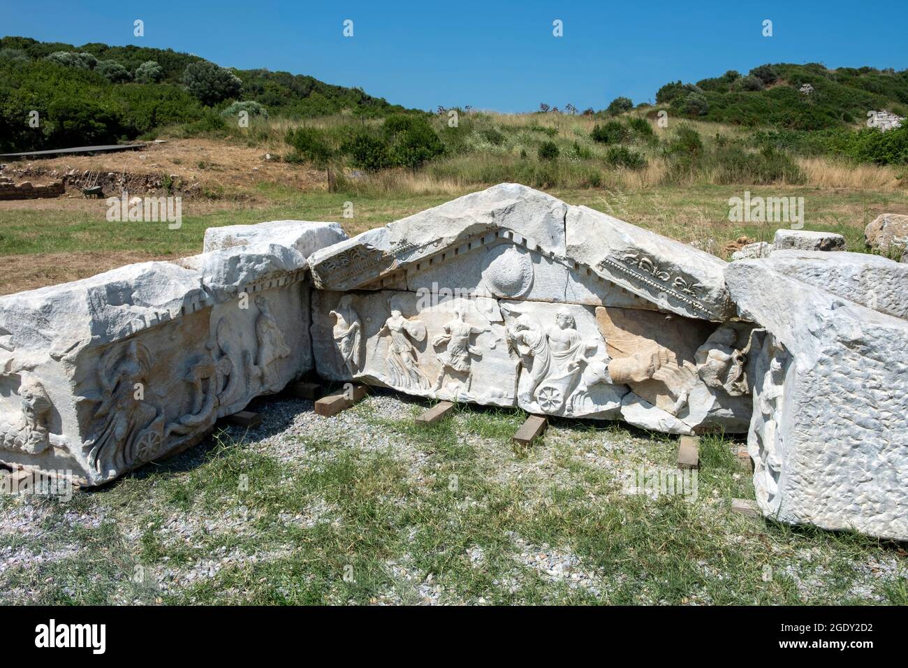 the ancient city of Parion is located in the village of Kemer in the ...