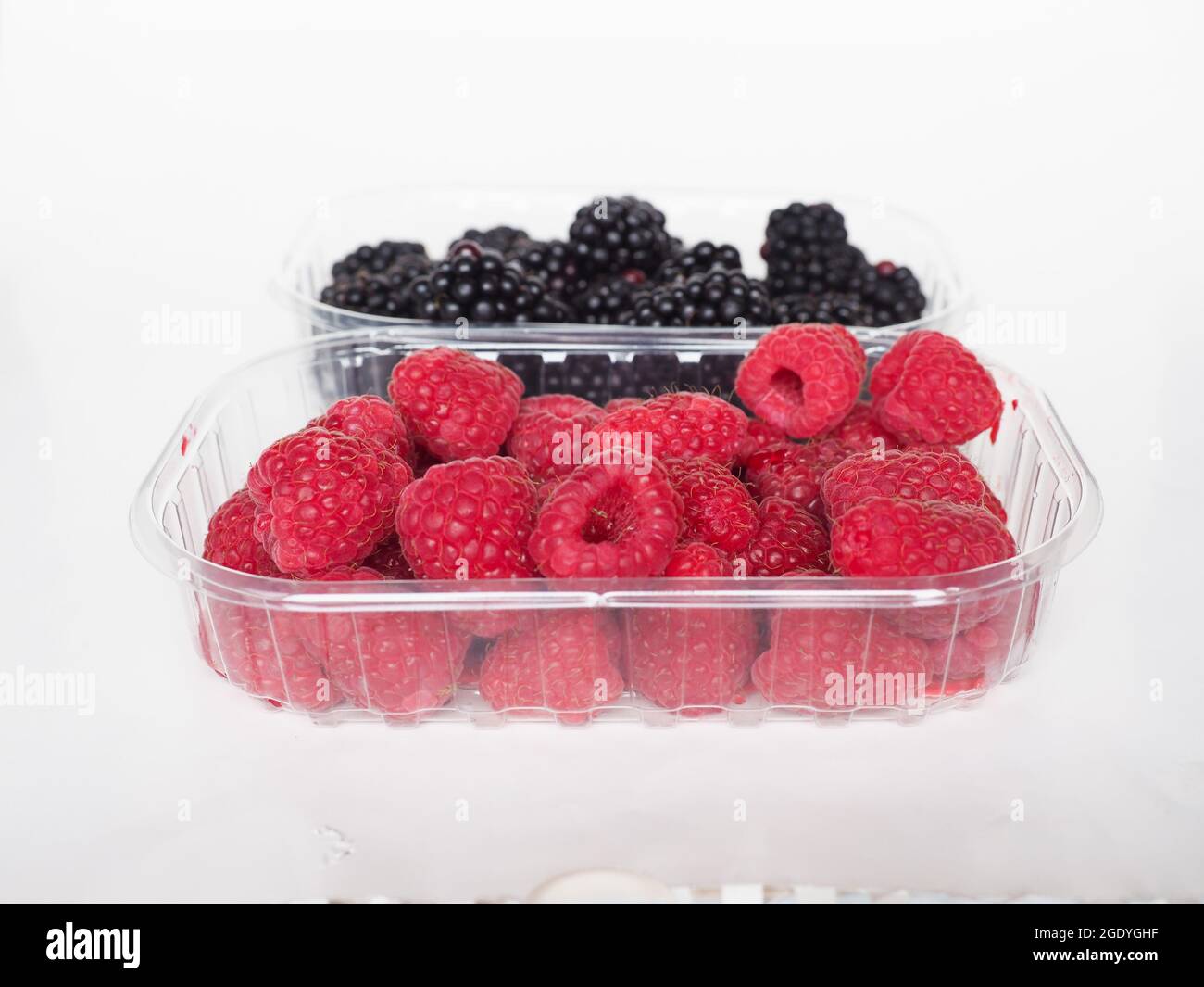 blackberry and raspberry fruits in takeaway plastic box Stock Photo - Alamy