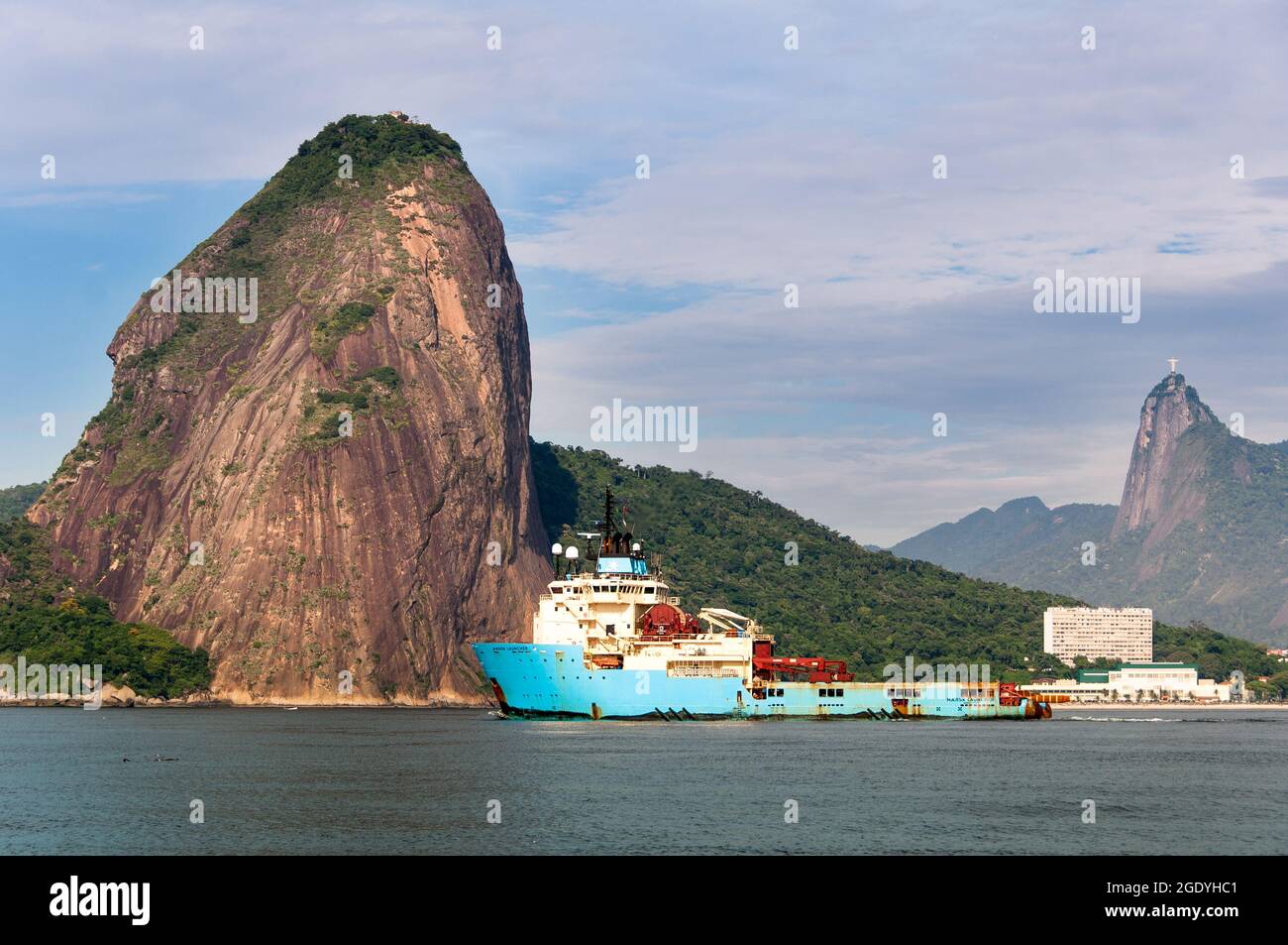 RIO, BRAZIL - FEBRUARY 26, 2016: Maersk Launcher in Guanabara bay ...