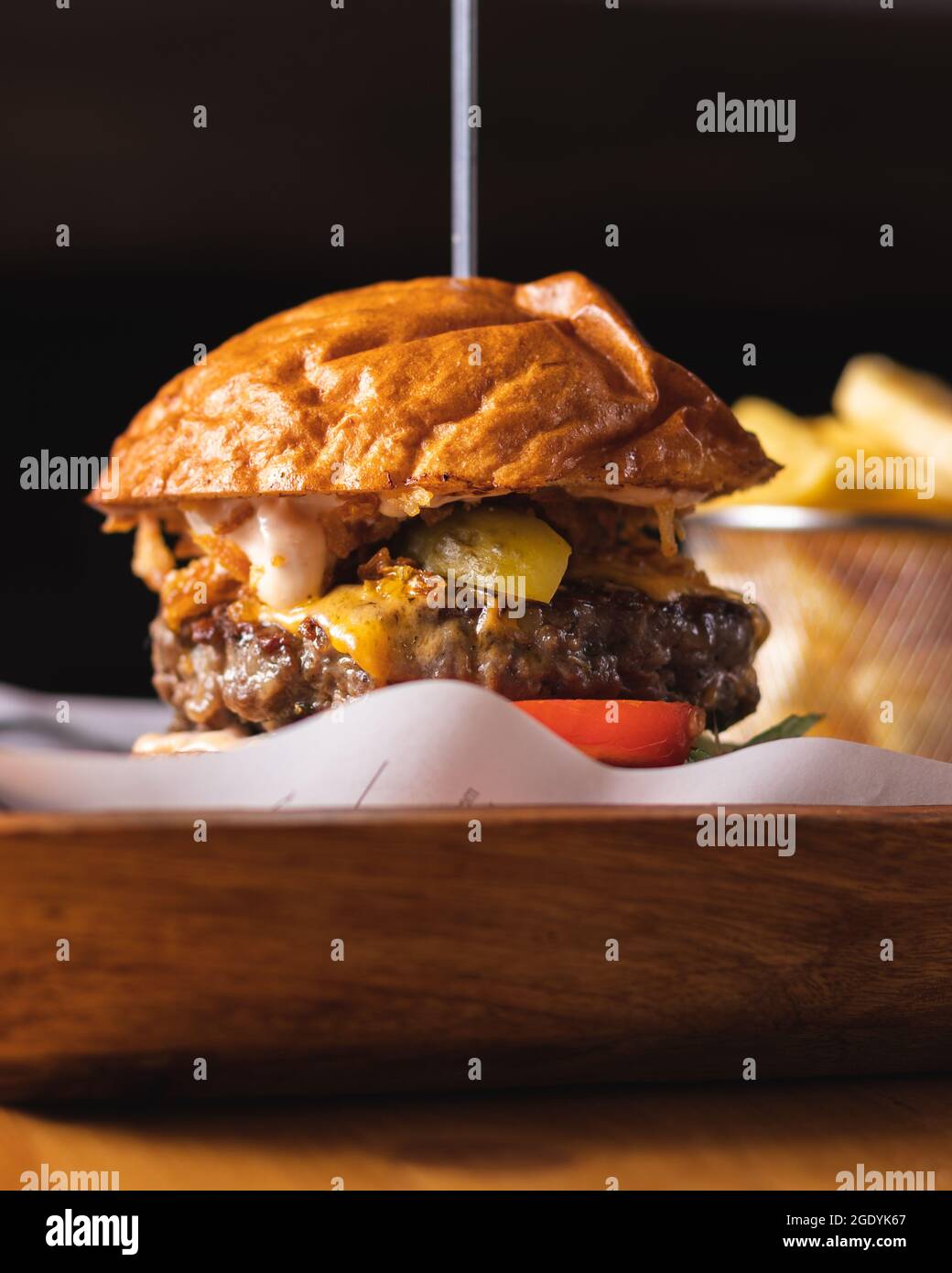 Gourmet cheeseburger meal grilled hi-res stock photography and images ...