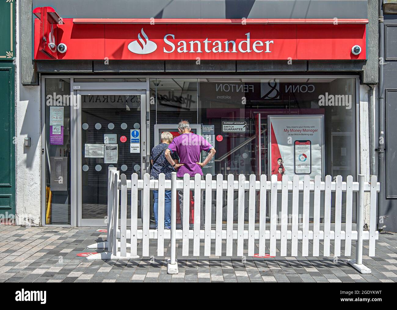 Santander branch uk 2021 hi-res stock photography and images - Alamy