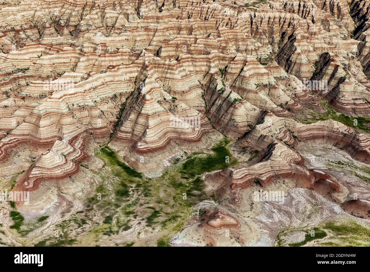 SD00485-00....SOUTH DAKOTA - Badlands National Park from the air during ...