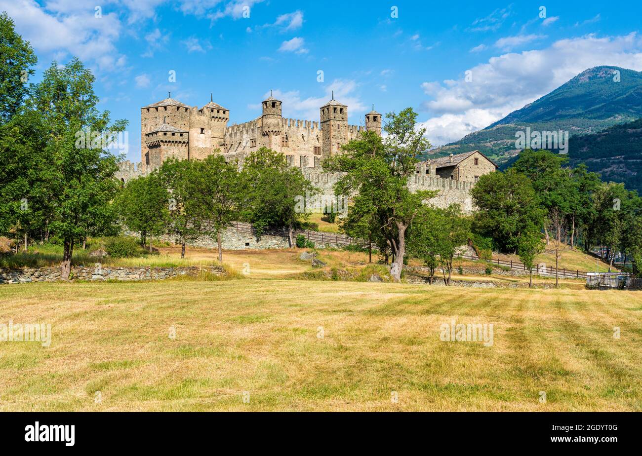 Fenis Castle, famous and well preserved medieval fortress in Aosta ...