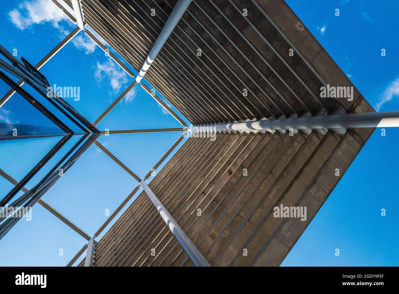 Symmetry in an urban building Stock Photo - Alamy