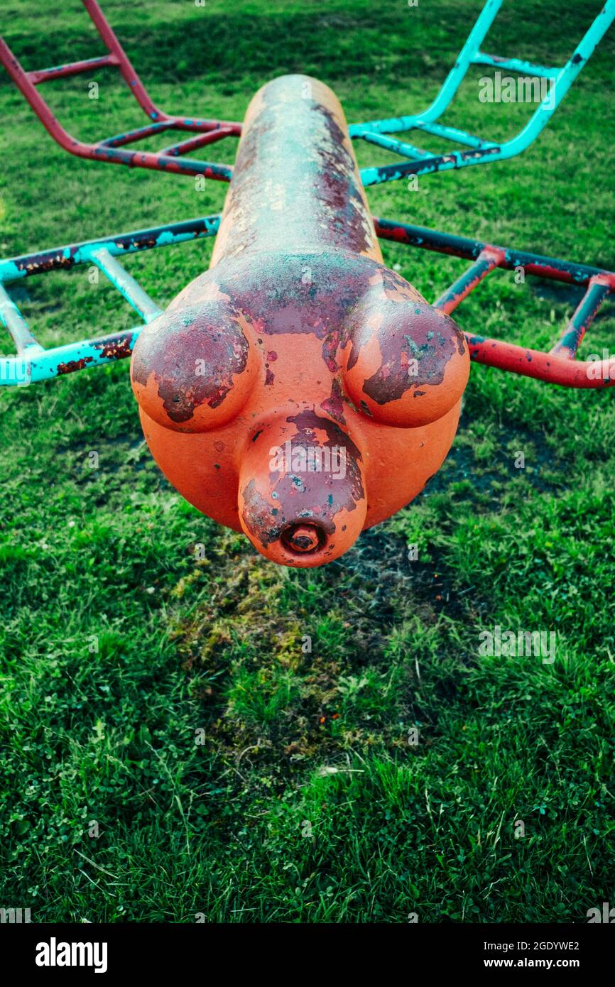 Old red rusty playground spider frame Stock Photo - Alamy