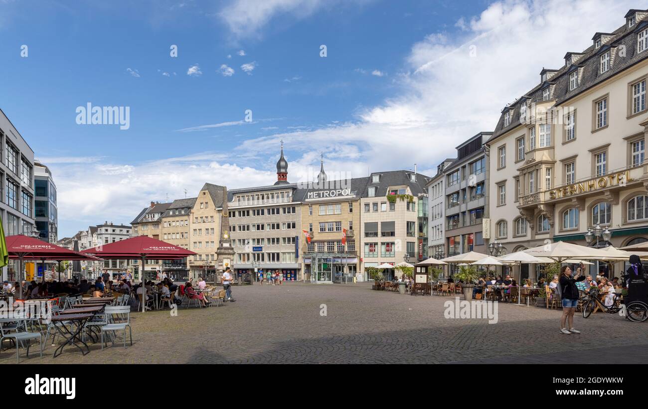 Tourist visit Bonn market square in front of old town hall Stock Photo ...