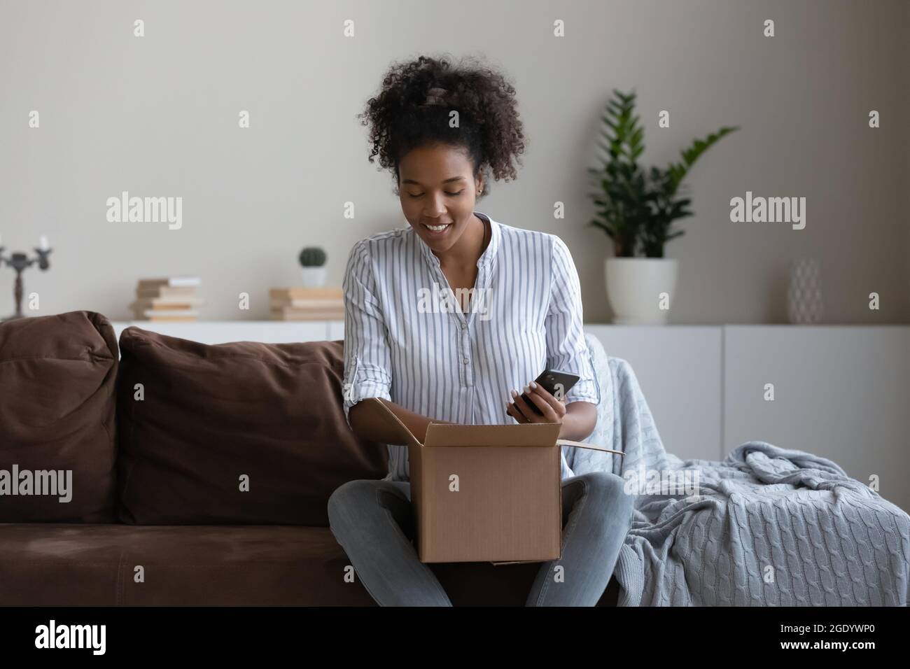 Delivery open track hi-res stock photography and images - Alamy