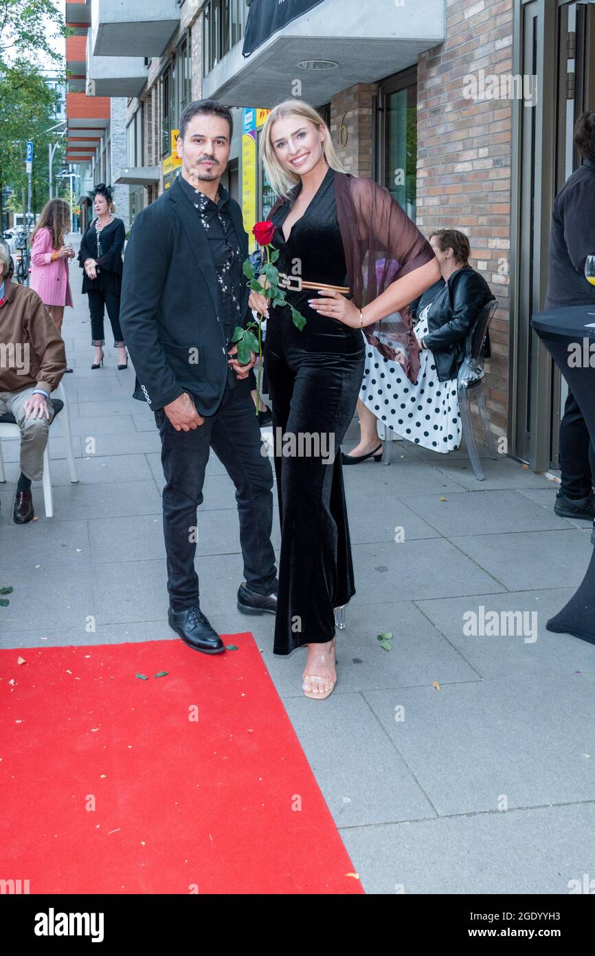 Maßschneider und Designer FERES, LAURA STELLA BÜHRE, Bachelor 2021 ...