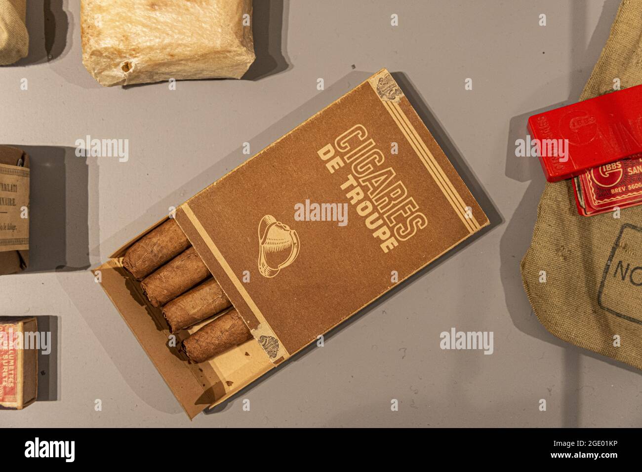 A packet of cigars hi-res stock photography and images - Alamy