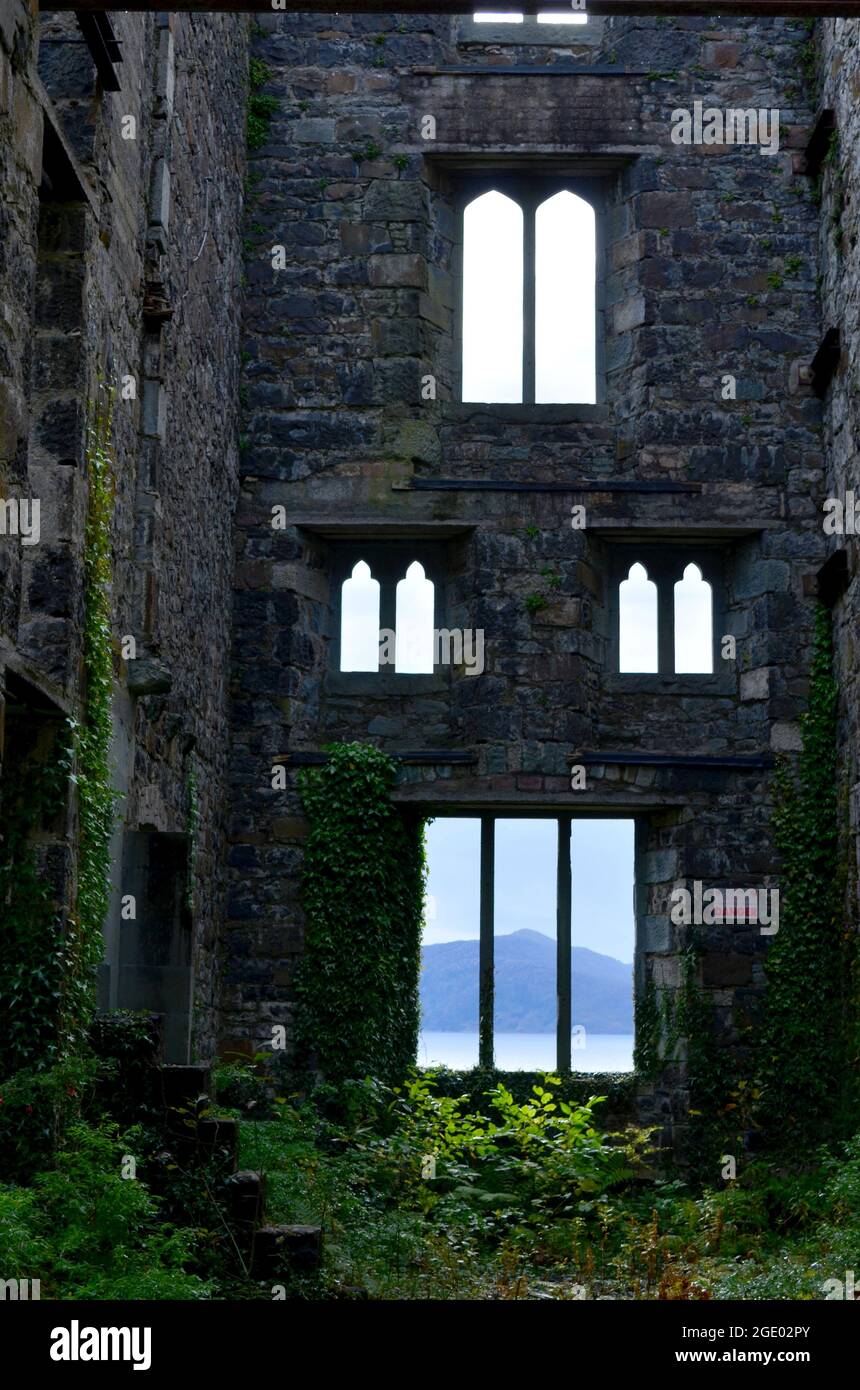 Pretty photo of the windows in the ruins of a scottish castle Stock ...
