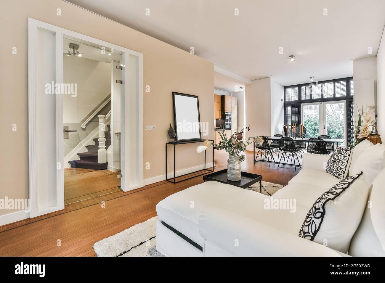 Modern furniture in a bright living room Stock Photo - Alamy