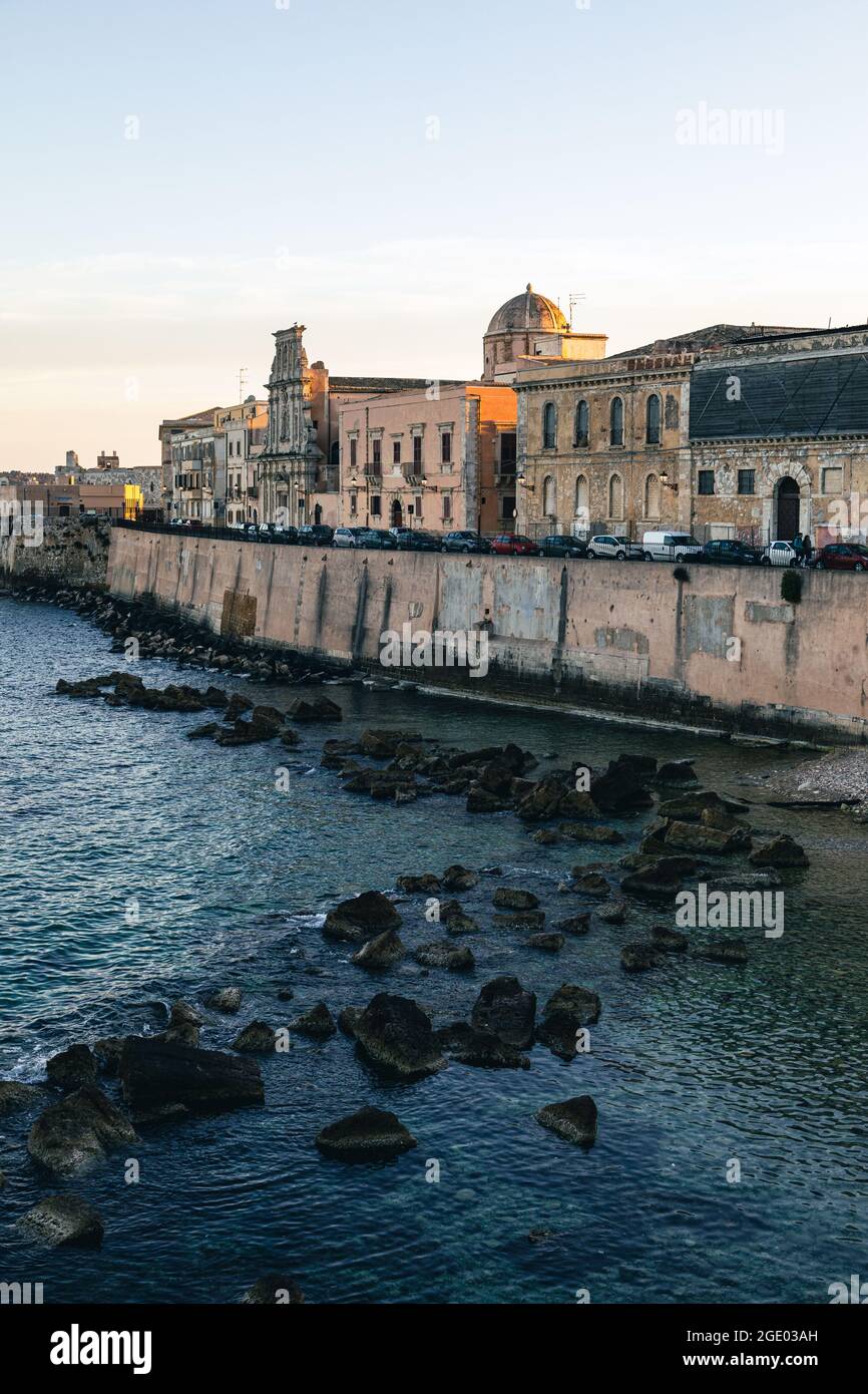 Sunset Lungomare d'Ortiga, Siracusa Sicilia Italy Stock Photo - Alamy