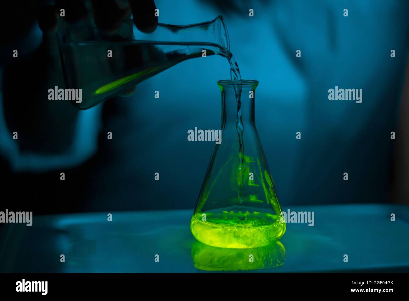 Fluorescence imaging hi-res stock photography and images - Alamy