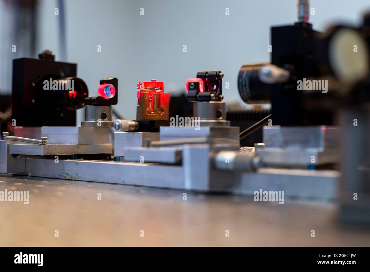 Diffraction of light experiment hi-res stock photography and images - Alamy