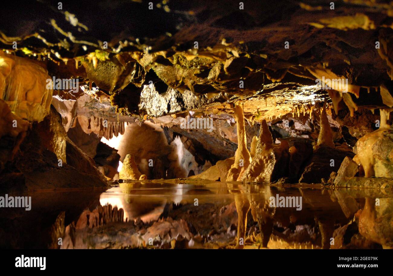 CHEDDAR CAVES SOMERSET, APRIL 2009 PIC MIKE WALKER Stock Photo - Alamy