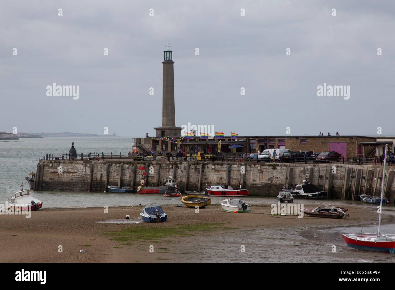 Margate harbour kent lighthouse hi-res stock photography and images - Alamy