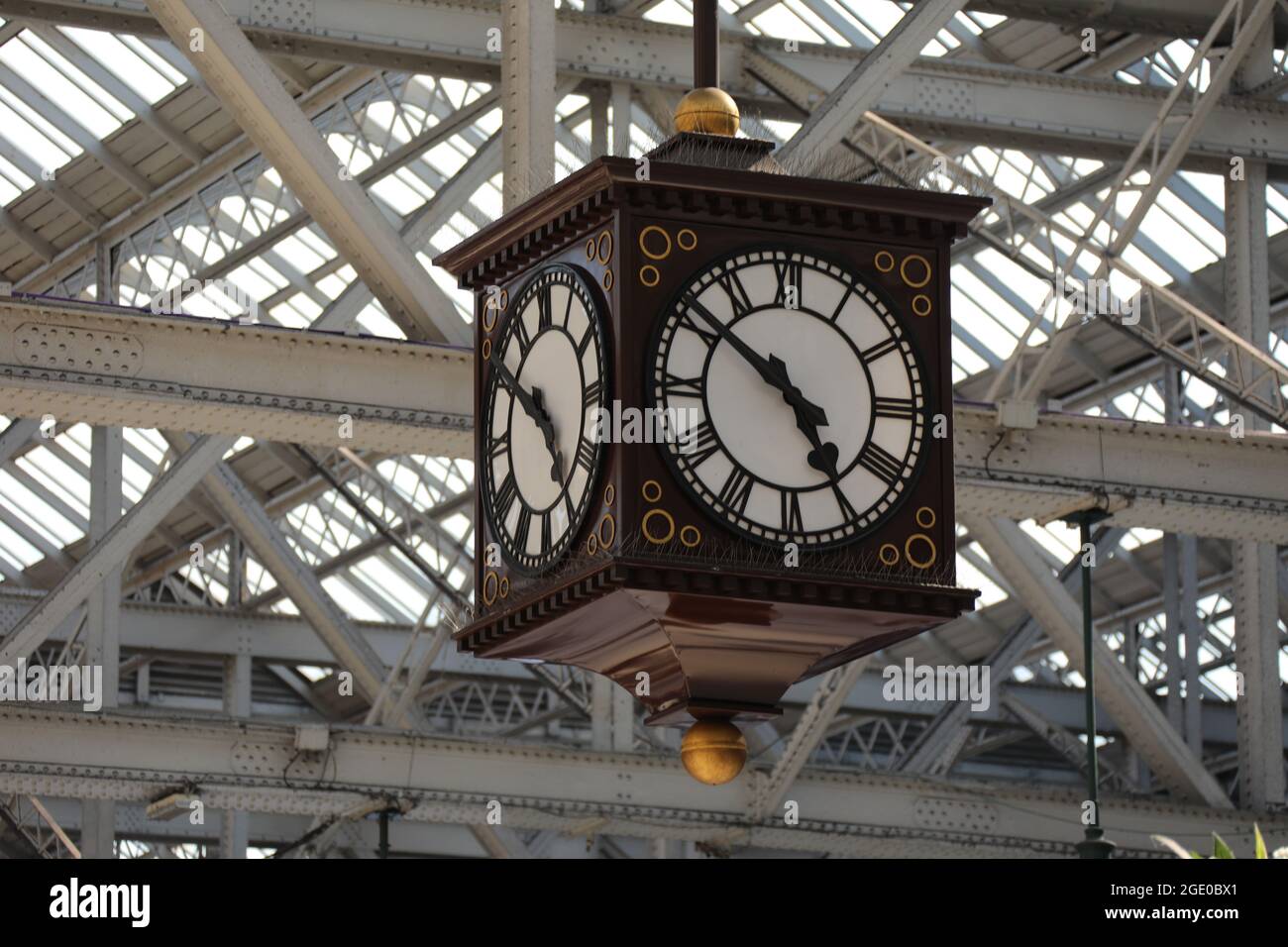 Victorian railway clock hi-res stock photography and images - Alamy