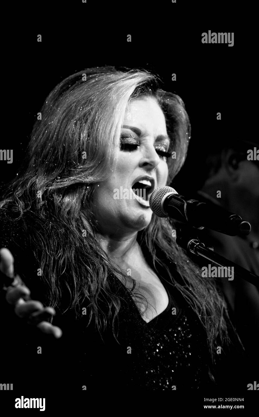 Singer wynonna judd Black and White Stock Photos & Images - Alamy