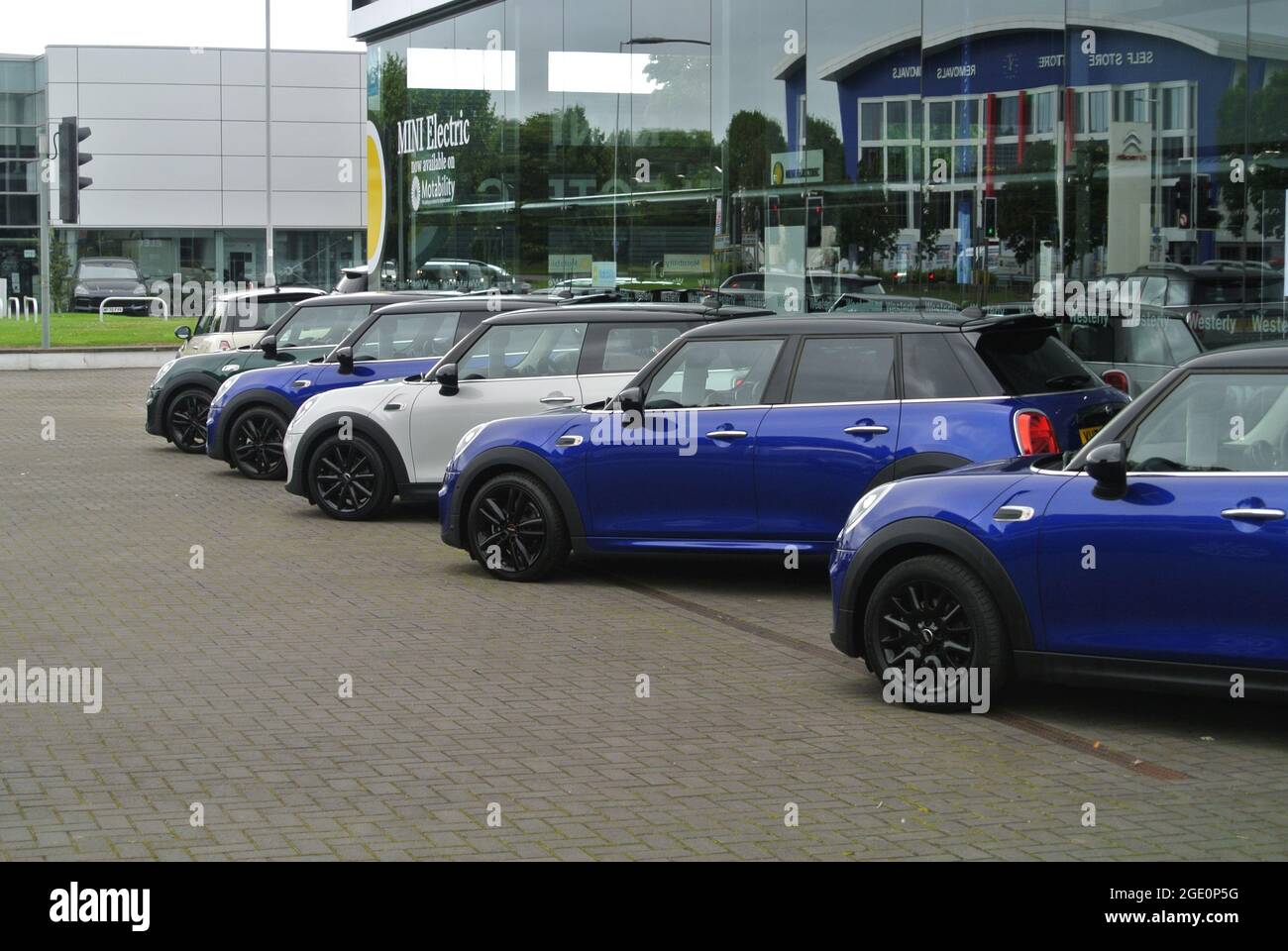 Bmw mini showroom cars hi-res stock photography and images - Alamy