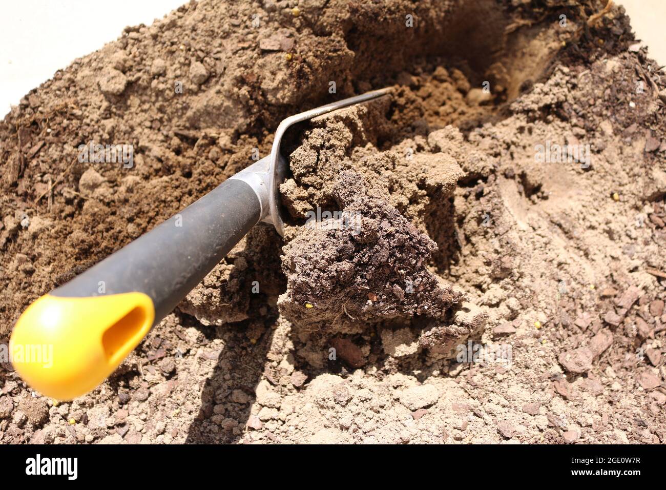 Bin with trowel hi-res stock photography and images - Alamy