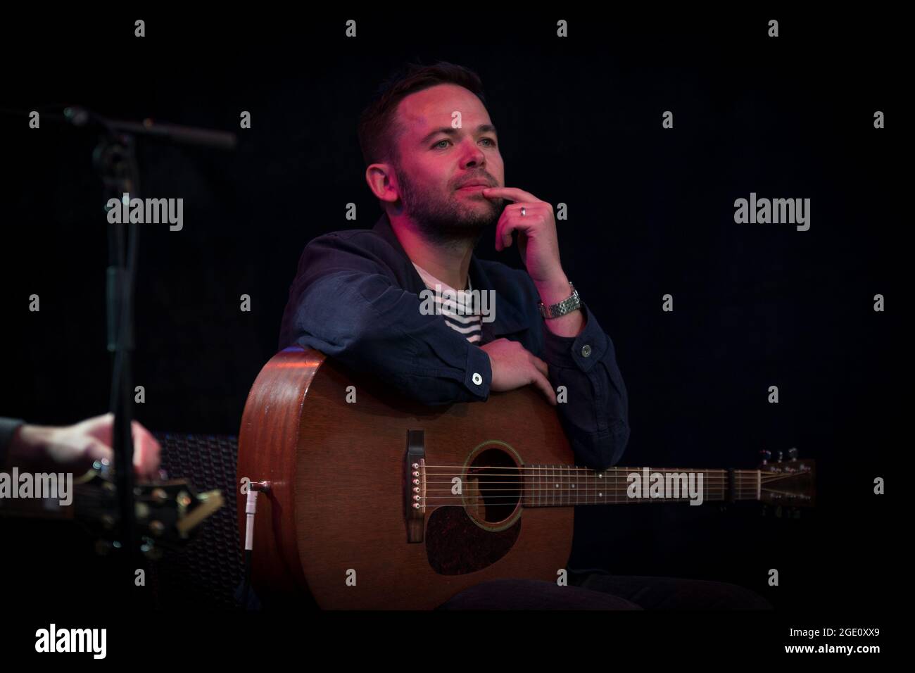 Jamie sutherland onstage hi-res stock photography and images - Alamy