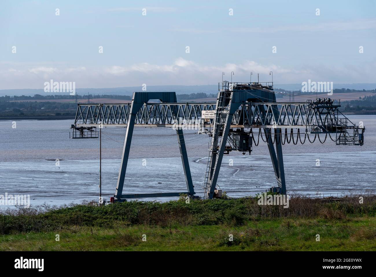 Mucking wharf hi-res stock photography and images - Alamy