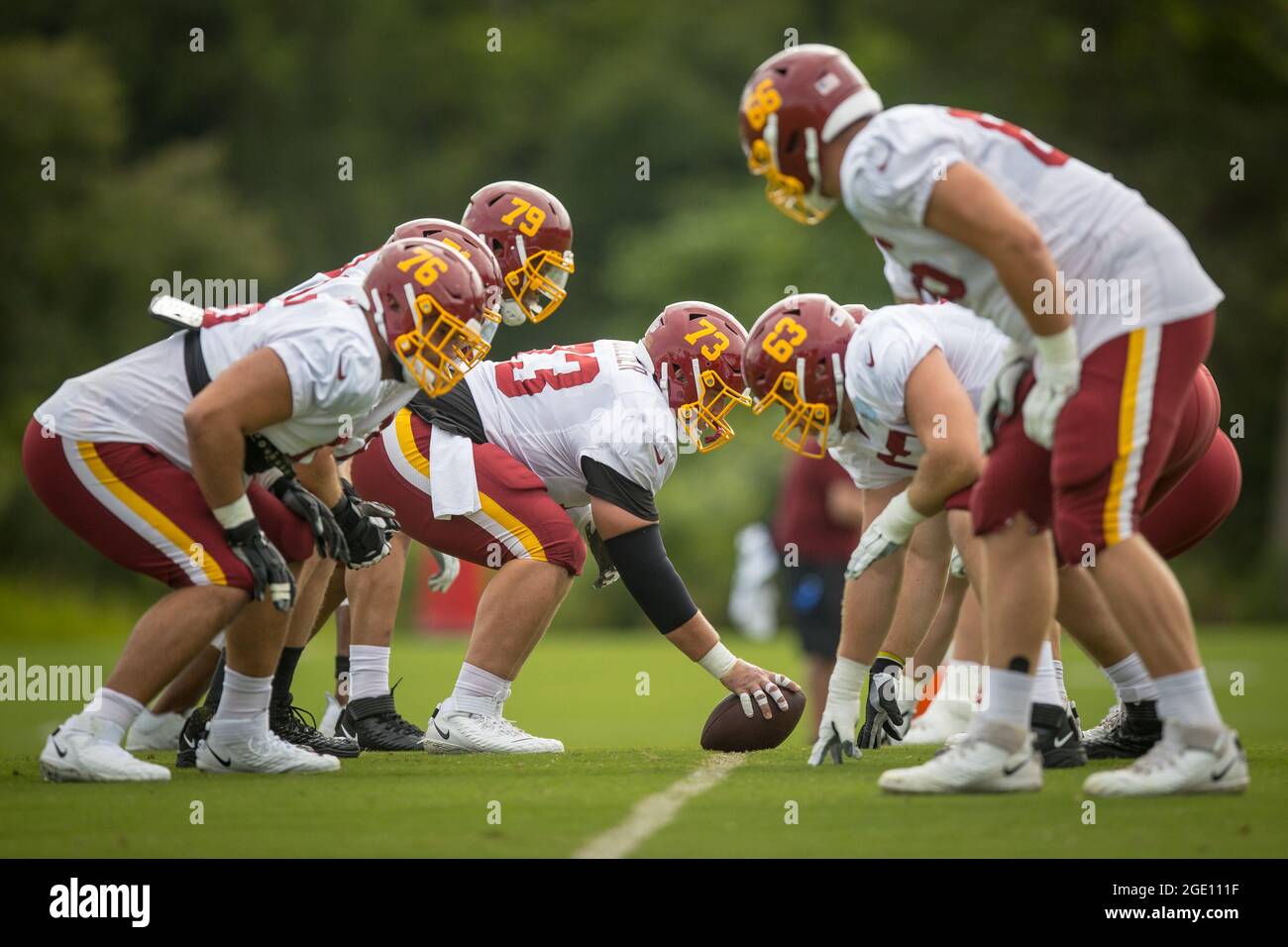 Nfl teams line up hi-res stock photography and images - Alamy
