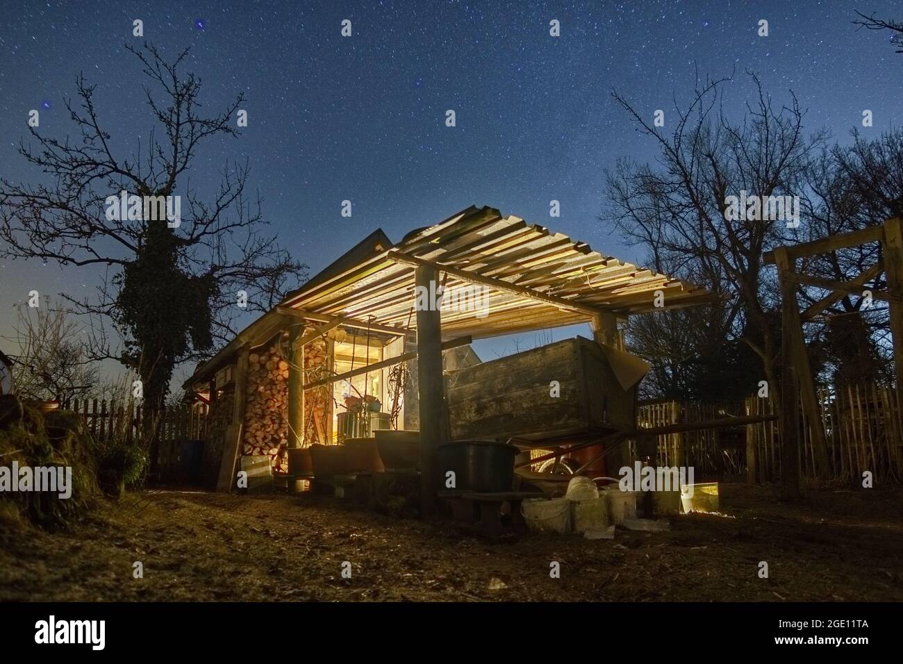 Light night sky hi-res stock photography and images - Alamy