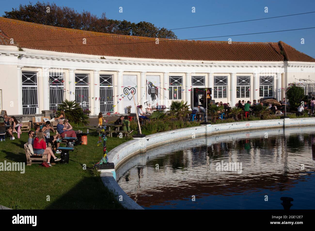 Ravensgate Arms-by-the-Sea, Ramsgate Boating Pool, Ramsgate Kent ...