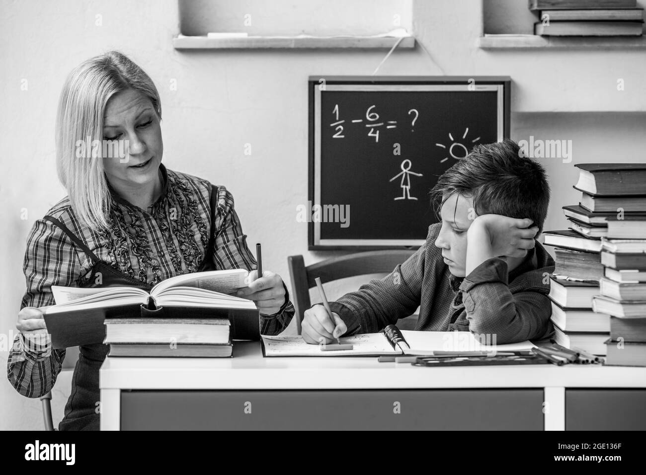 Grade school library students hi-res stock photography and images - Alamy