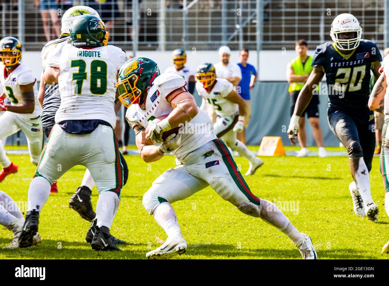 RB # 3 Adrian Jimenez / Barcelona Dragons Stock Photo - Alamy