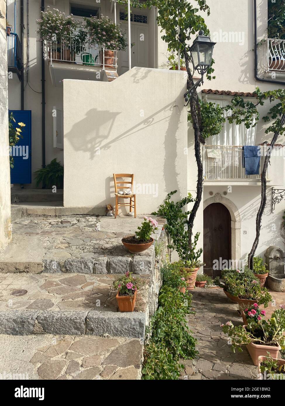 Rustic italian village hi-res stock photography and images - Alamy