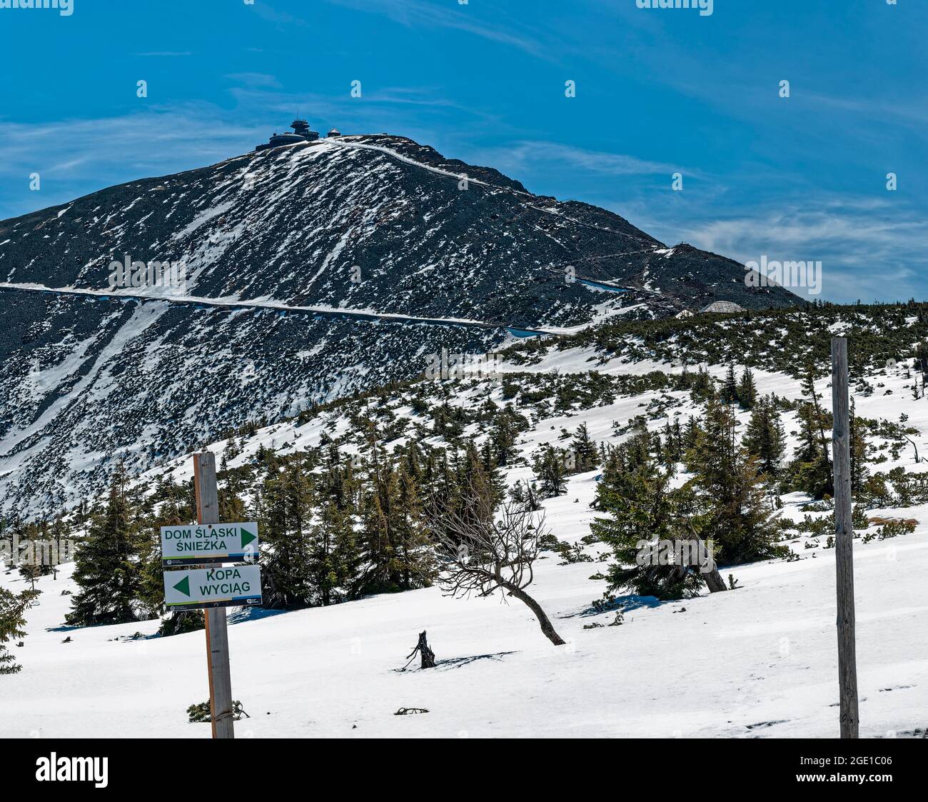 Giant mountain peak hi-res stock photography and images - Alamy