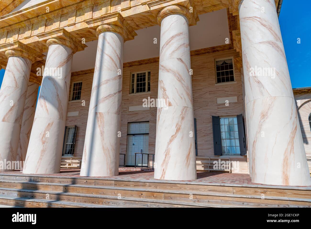 Roman style pillars on a southern building Stock Photo - Alamy