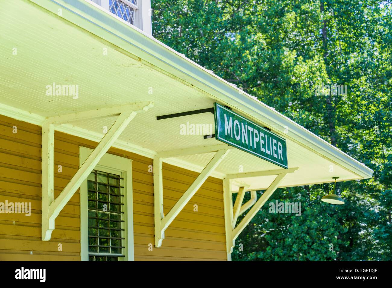 Montpelier train depot sign hi-res stock photography and images - Alamy