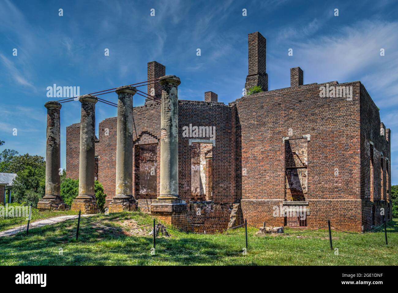 The front of the Barboursville Ruins Plantation Mansion designed by ...