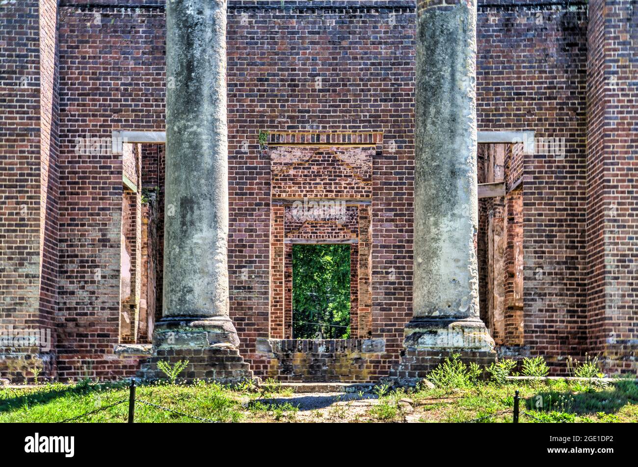 The rear of the Barboursville Ruins Plantation Mansion designed by ...