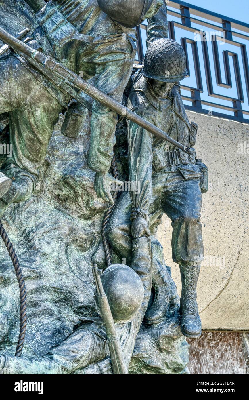Detail of the soldiers in The Scaling the Wall sculpture at The ...