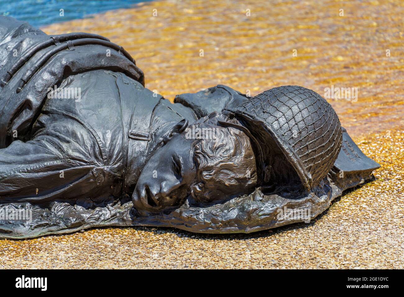 Dead world war ii soldier hi-res stock photography and images - Alamy