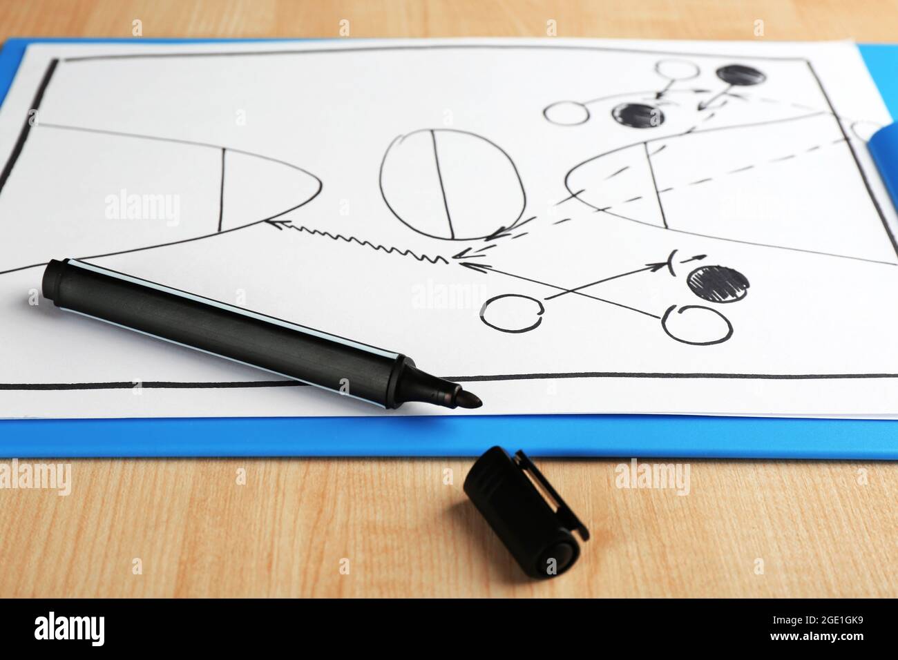 Basketball strategy on chalkboard hi-res stock photography and images ...
