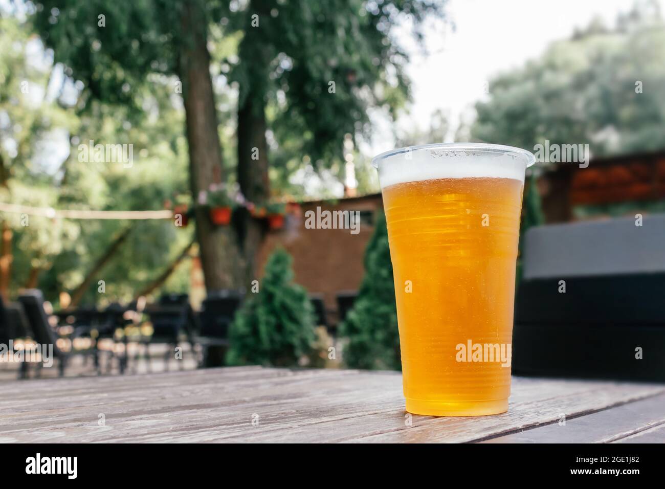 Outdoor beer closeup table hi-res stock photography and images - Alamy
