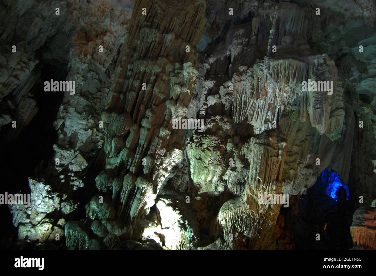 Thien Cung heavenly palace cave is the most beautiful primitive and ...