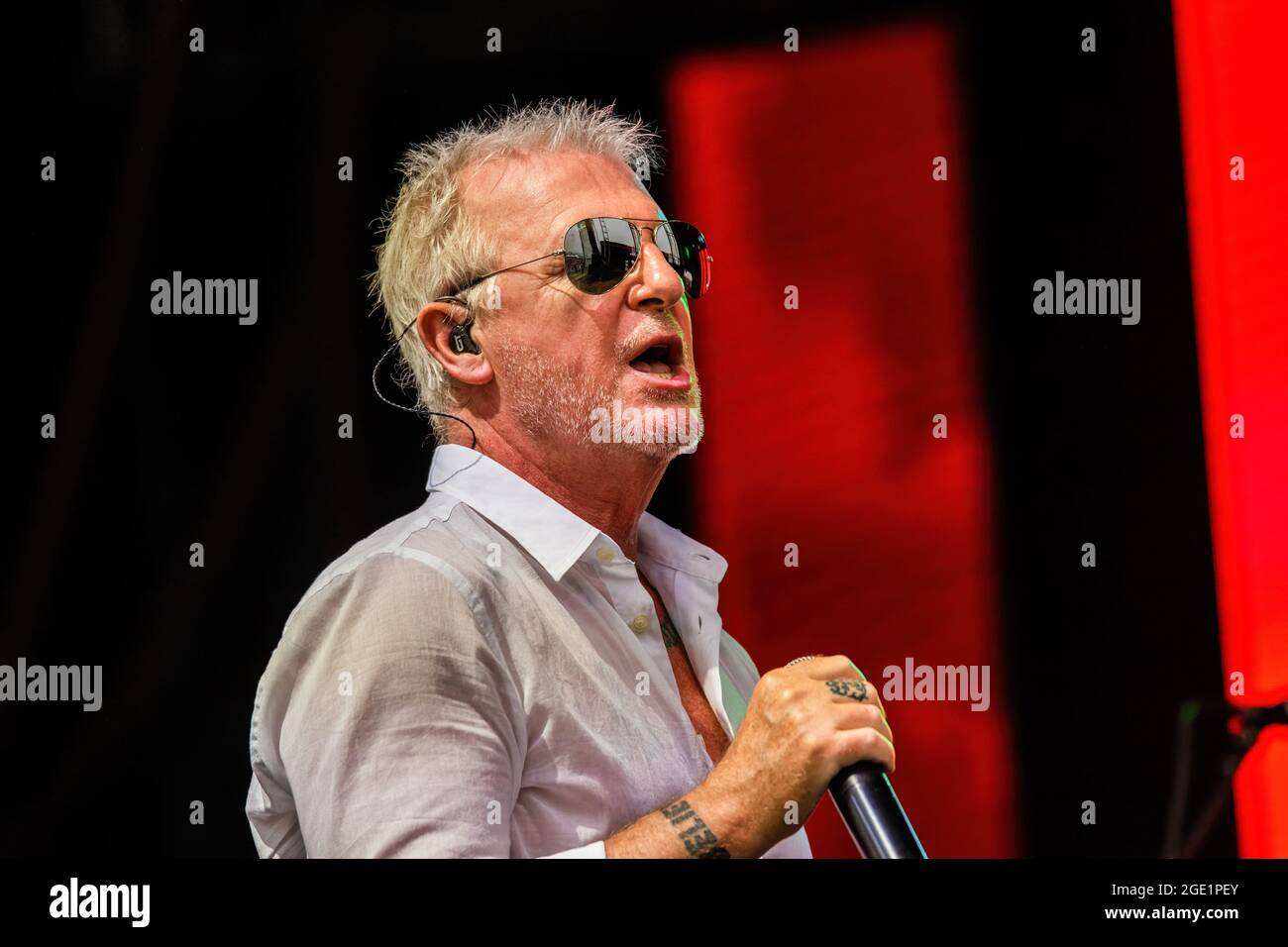 Glass tiger lead singer hi-res stock photography and images - Alamy