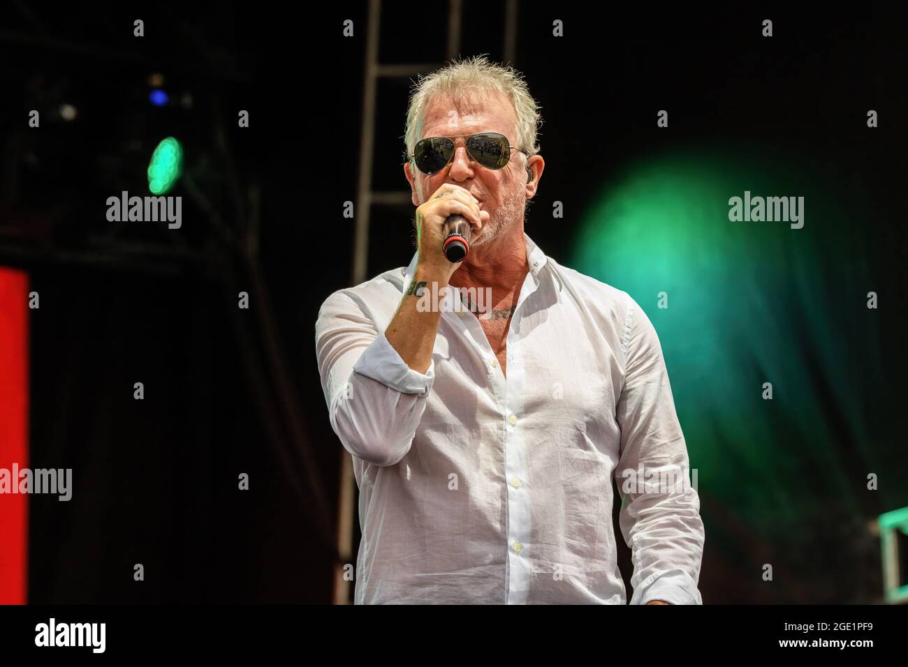 Glass tiger lead singer hi-res stock photography and images - Alamy