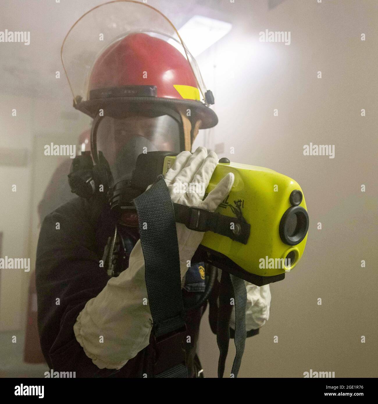 Navy firefighting thermal imager nfti hi-res stock photography and ...