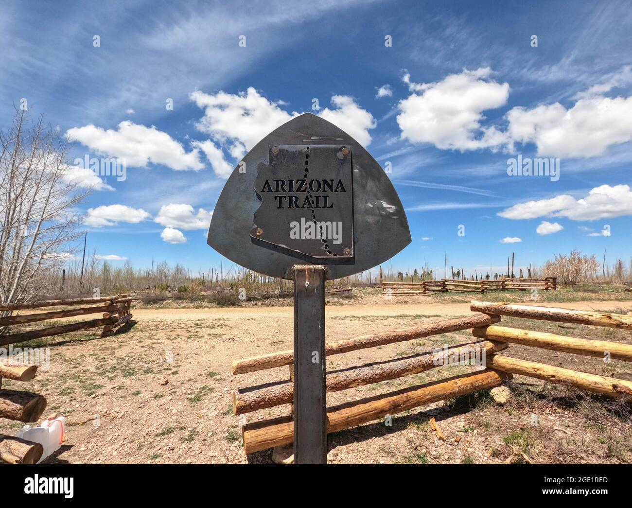 World miles marker hi-res stock photography and images - Alamy
