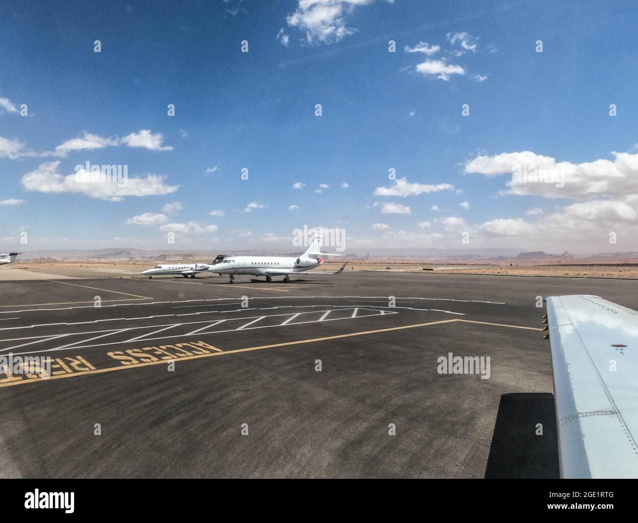Flight flying over Phoenix, Arizona, USA Stock Photo - Alamy